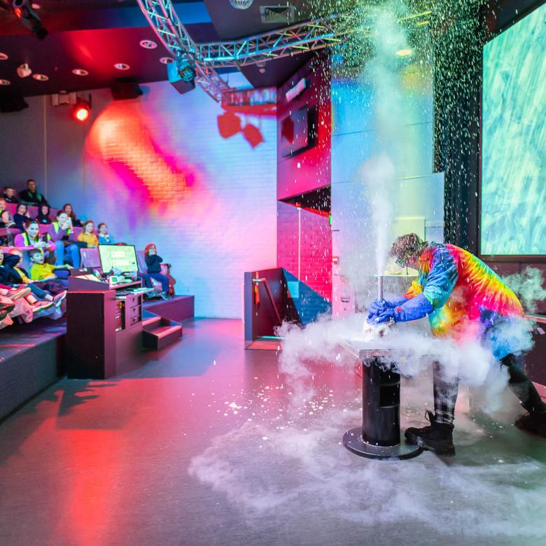 Social scripts for Spectacular Science Shows | questacon